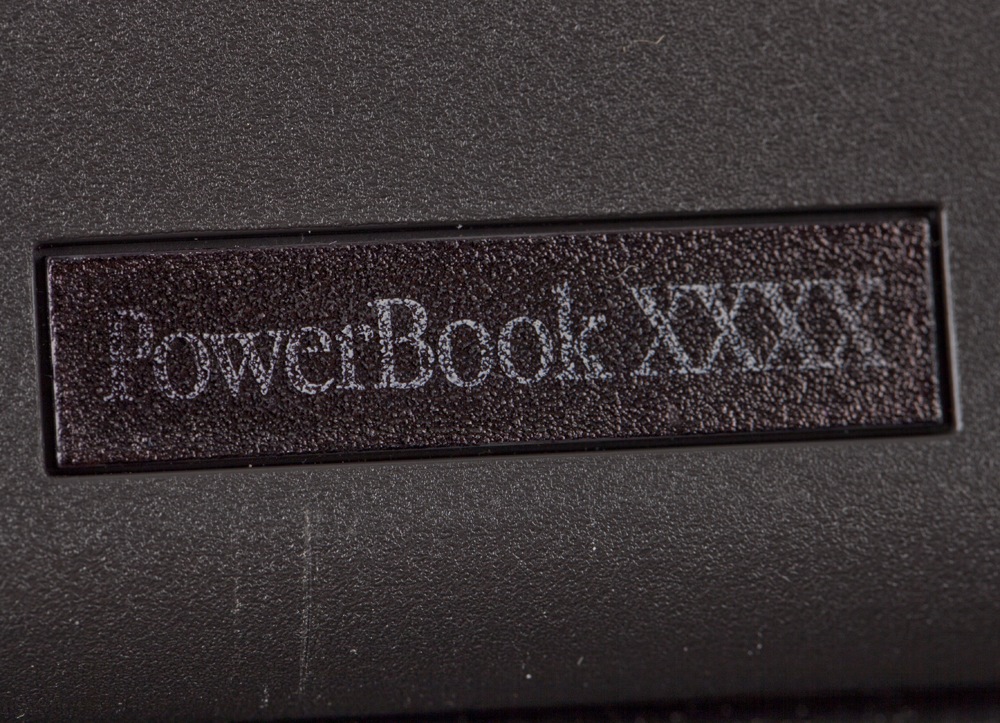 A prototype of a PowerBook 5300cs - Le journal du lapin