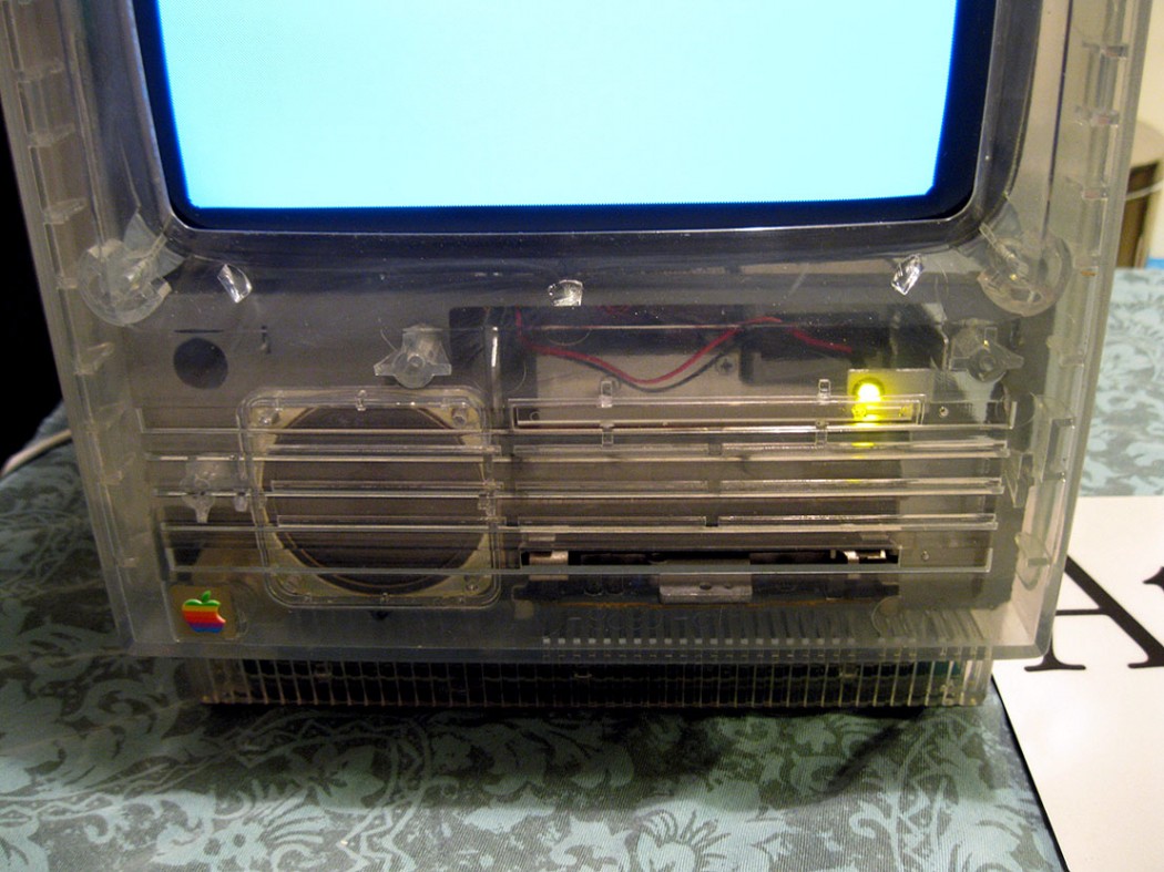 Un prototype de Macintosh SE transparent | Le journal du lapin
