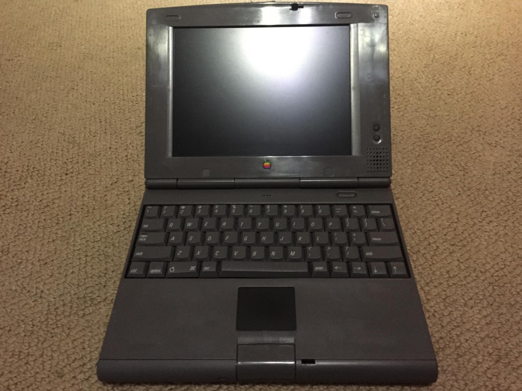 Un prototype de PowerBook 2300c | Le journal du lapin