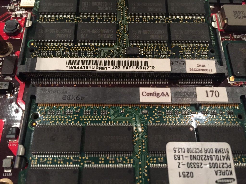 Un prototype de PowerBook « dual » G4 - Le journal du lapin