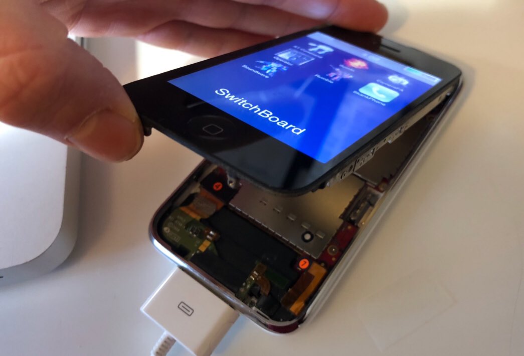 Un prototype d'iPhone 3GS 2 Go - Le journal du lapin