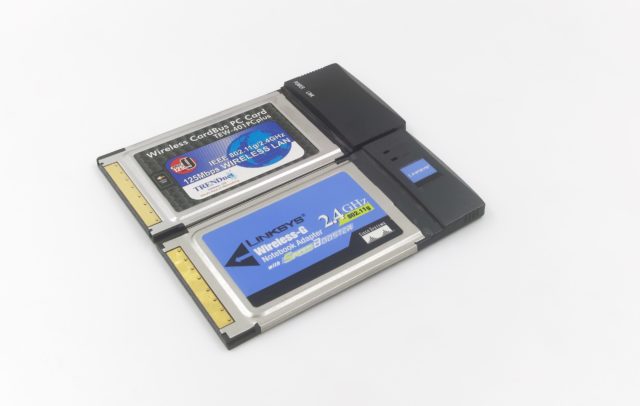 Les carte PC Card compatibles AirPort pour un PowerBook | Le journal du ...