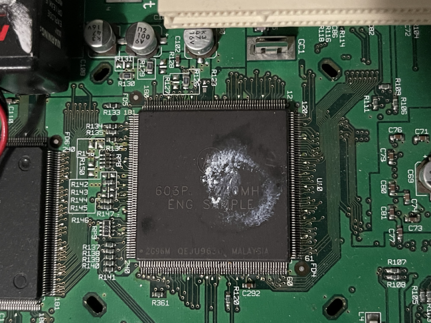 Un prototype de Performa 6360 un peu hybride - Le journal du lapin