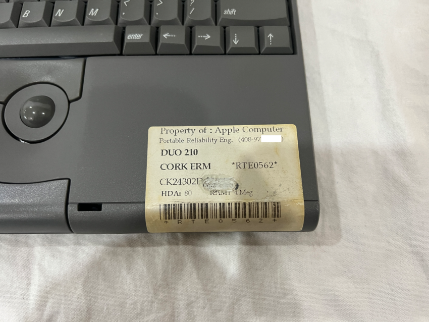 Un prototype de PowerBook Duo 210 - Le journal du lapin