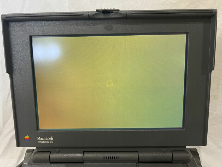 Un prototype de PowerBook 170, un des premiers PowerBook | Le journal ...